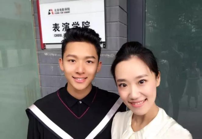 张晚意姐姐截图