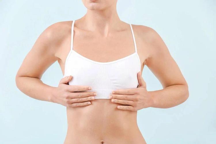 女性上半身裸睡乳房会变大吗图标