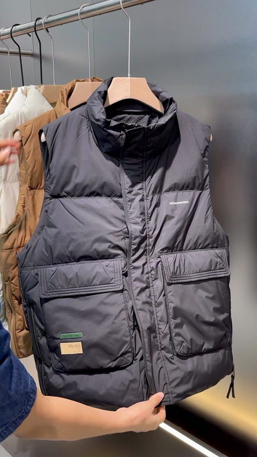 羽绒服外面套马甲