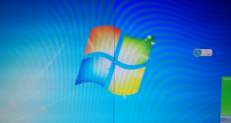 屏幕中间出现一条竖线
