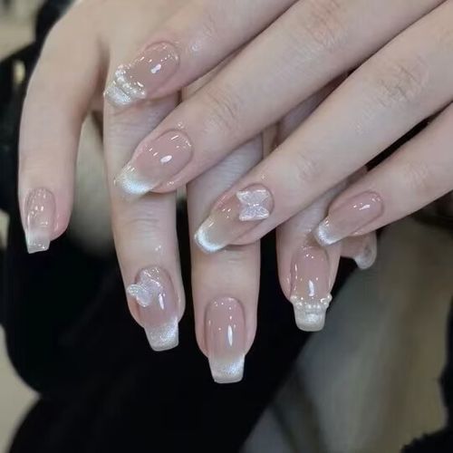 美甲是贴片好还是不贴片好