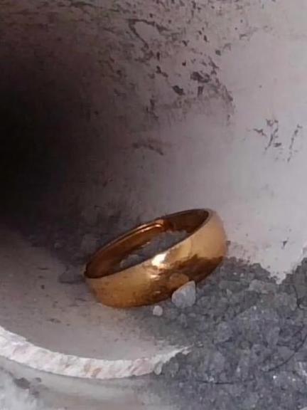 下水道捞戒指视频截图