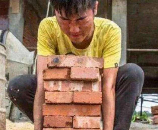 乞丐搬砖的故事启示图标