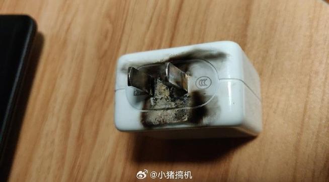 劣质充电器对手机的危害