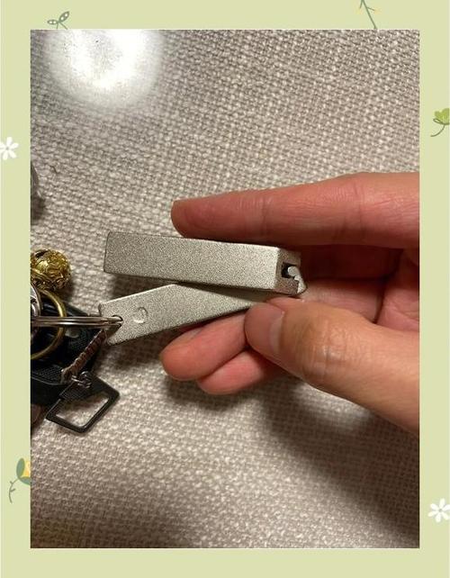 拉杆箱钥匙丢了怎么打开