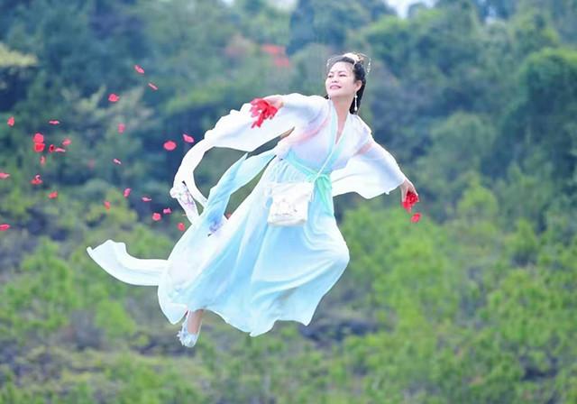 轻功是什么意思图标