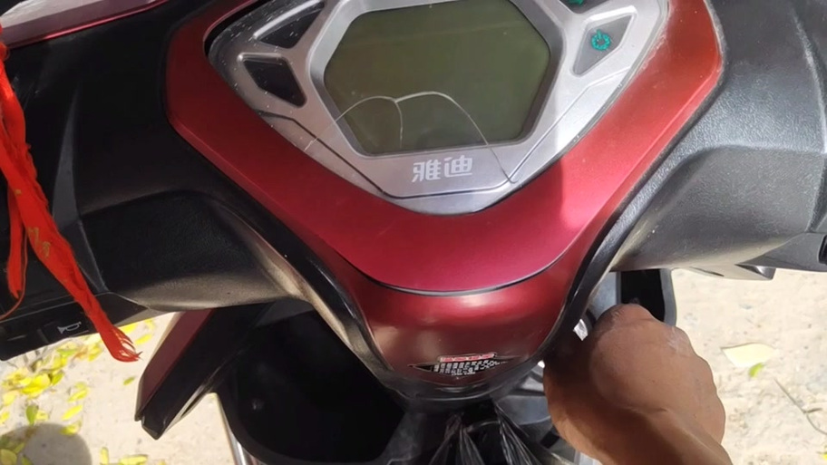 电瓶车左转向灯一直闪烁图标