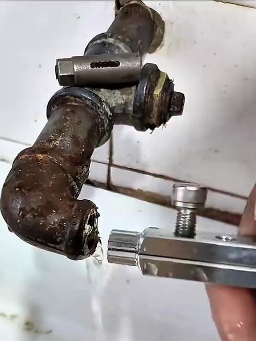 水龙头软管接头锈死截图