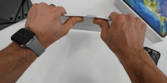 ipad pro弯了怎么矫正