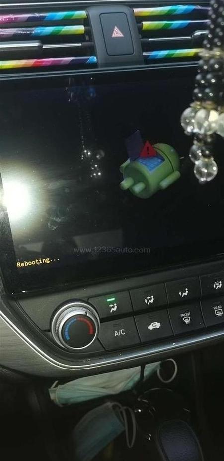 汽车显示屏黑屏了怎么办截图
