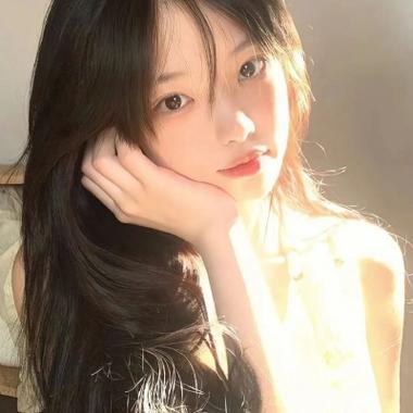 高级感的女生头像图标