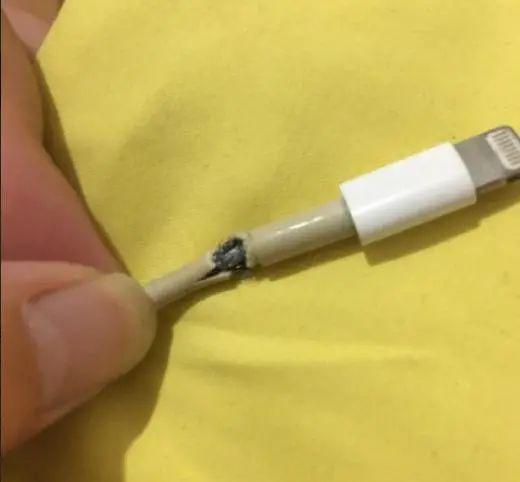 手机充坏了好几条数据线图标