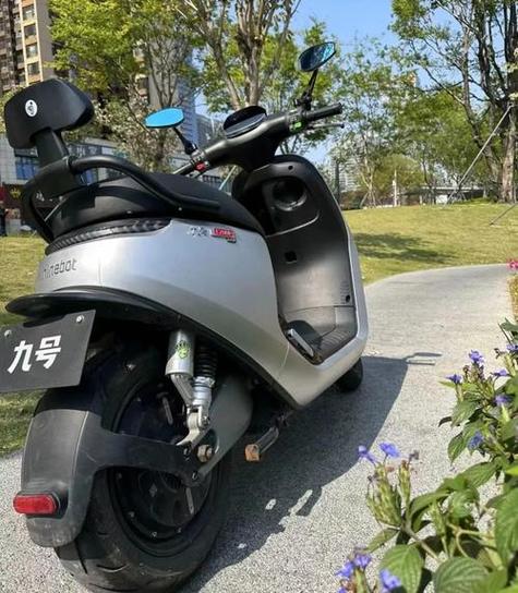 九号电动摩托车E200P