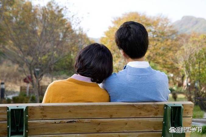 伴侣和夫妻有什么区别图标