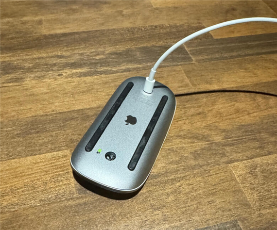 苹果鼠标充电没反应图标
