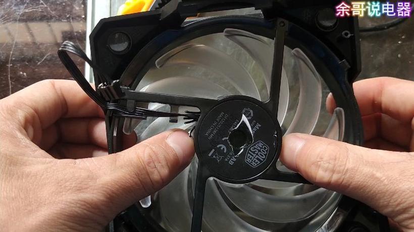 cpu散热器风扇怎么拆卸图标