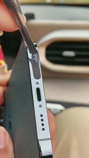 手机扬声器进异物很深截图