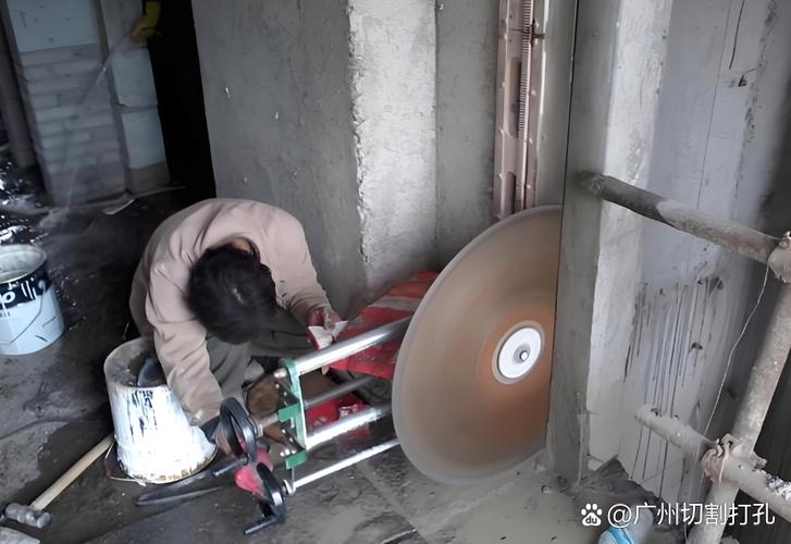 墙上打孔师傅电话图标