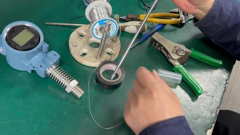 螺丝连轴转怎么拆下来图标