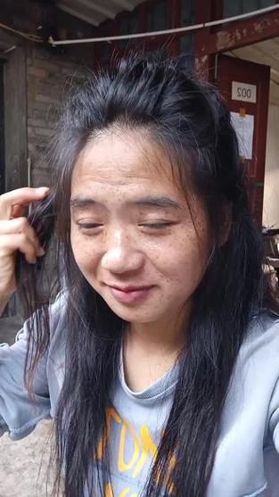 女生说素颜不好看幽默回复
