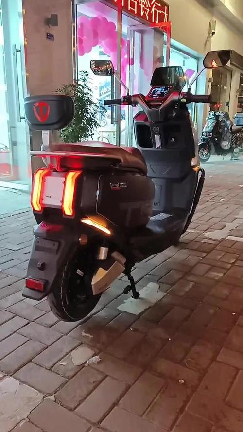 台铃电动车车灯一直亮图标