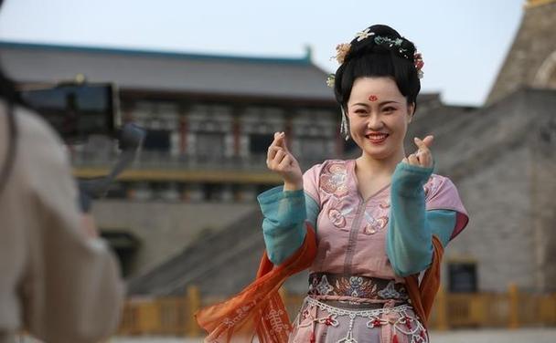 天龙开局和李青萝大婚截图