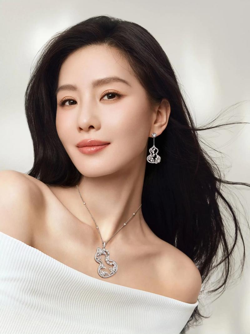 oppo广告女主角是谁图标