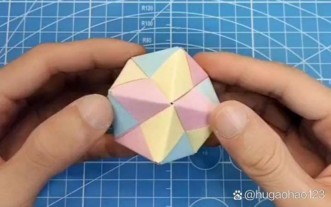 简单的小球怎么叠截图