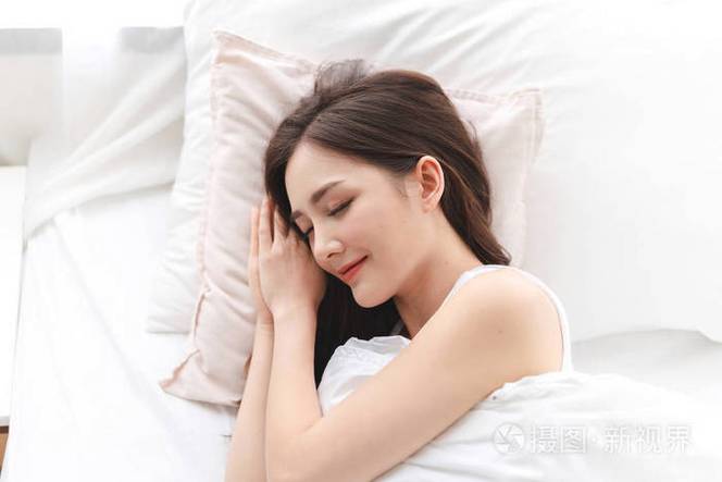 熟睡中的女孩游戏特色图标