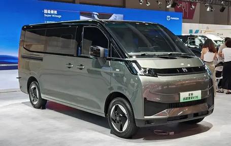吉利远程9座车价格表截图