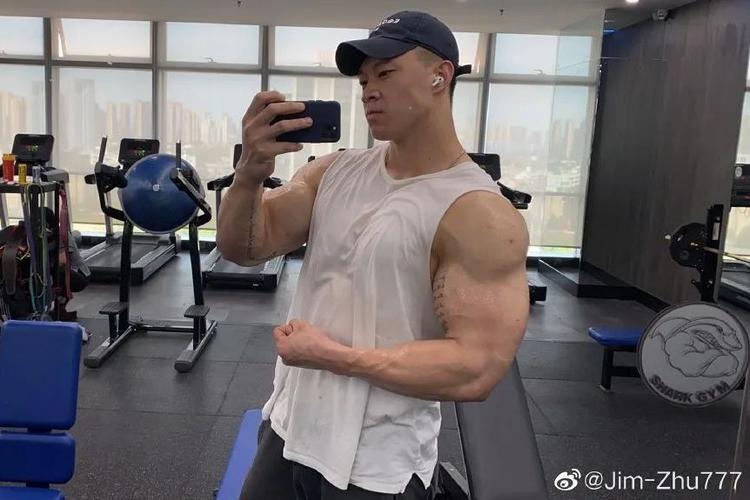 瘦子健身成肌肉猛男图标