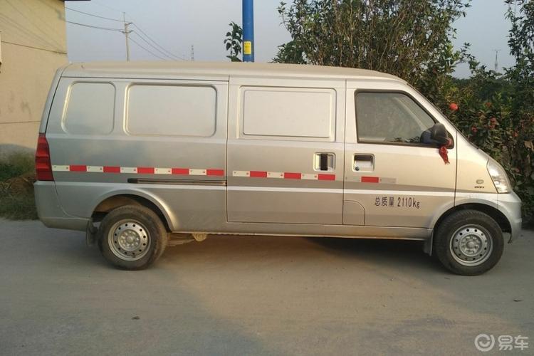 五菱货运版面包车