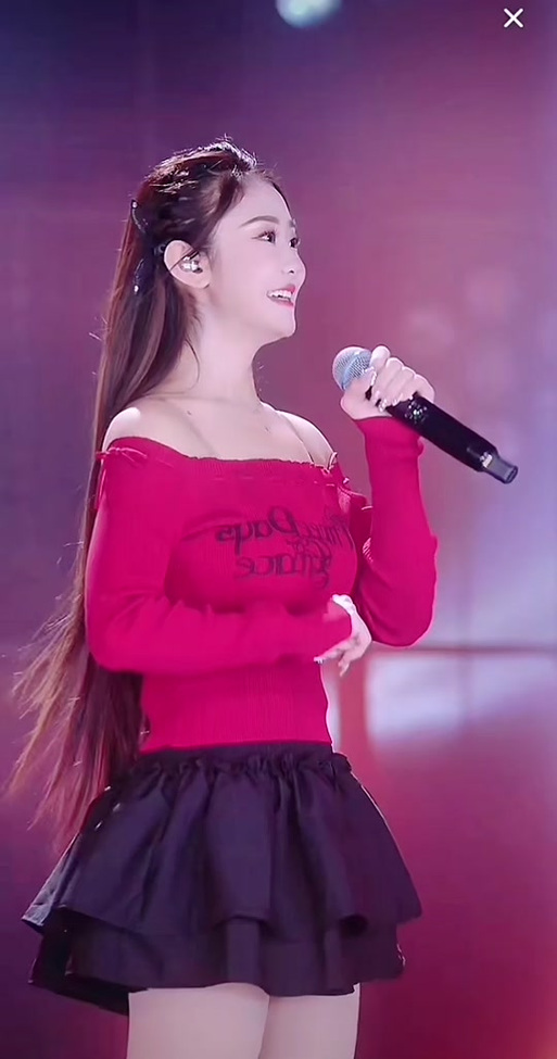 唱歌火了的女网红歌手截图