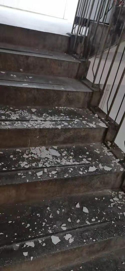 天花板石灰脱落截图