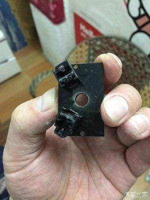 为什么换了滤芯还是亮红灯截图