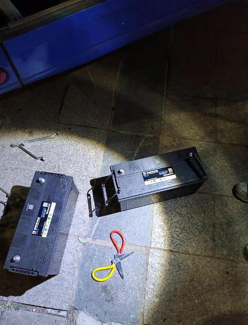 宇通客车6816摇控器用啥电池图标