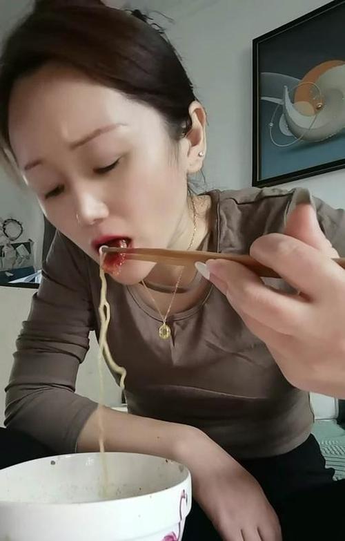 qq空间发视频吃画质图标