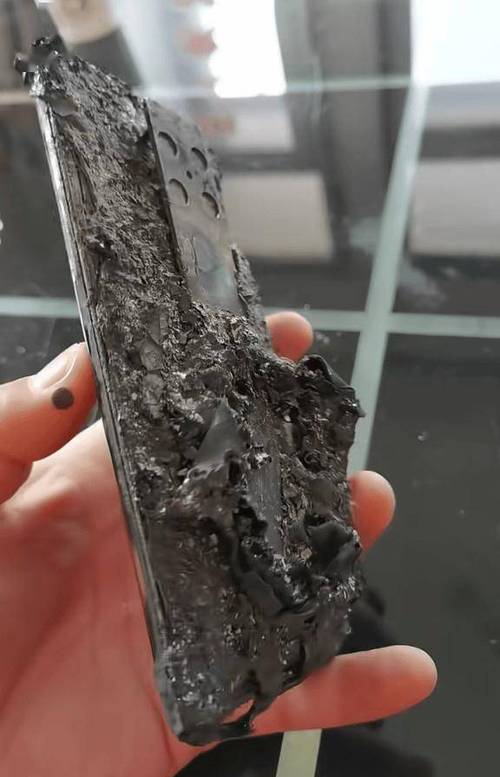 手机屏膜被火烧了图片图标