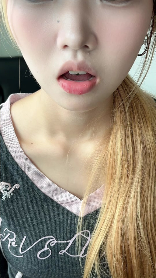 女生吐舌头暗示啥图标