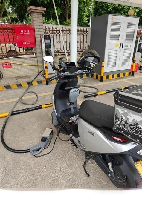 摩托车怎么充电图标
