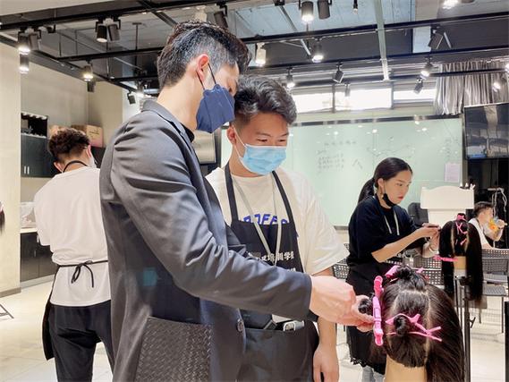 奇妙的美发美容院2图标