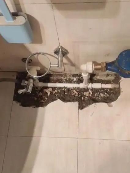 家里管道漏水找谁修理截图