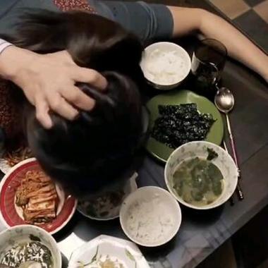 亲切的金子吃饭原视频图标