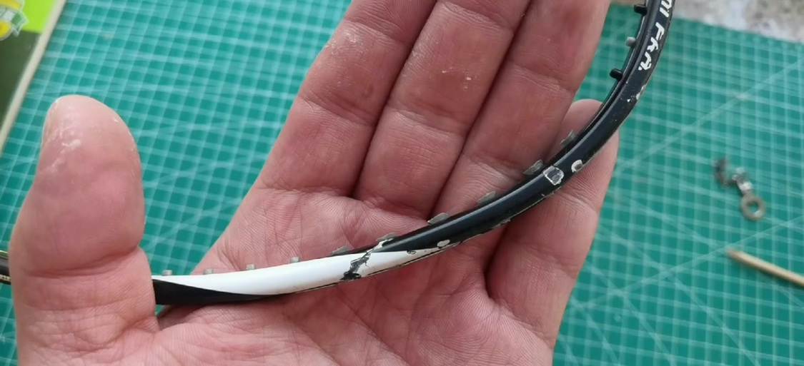 羽毛球拍修复后截图