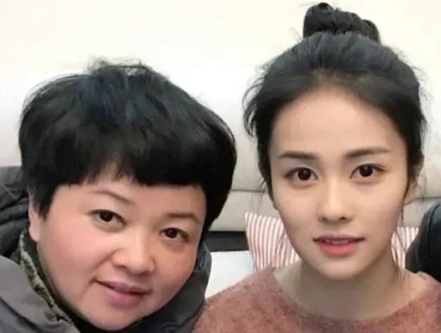 白鹿的妈妈好漂亮图标