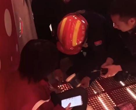 手机卡在手机里卡住了怎么办图标