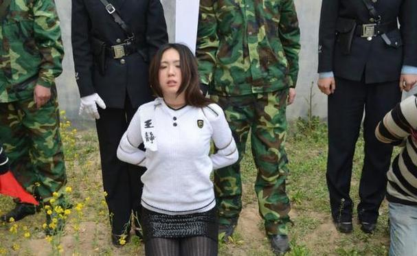 《女毒枭》完整版电影图标