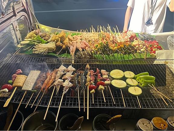 摆摊卖烧烤图标