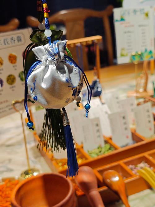 越剧重重锦帐香薰透图标