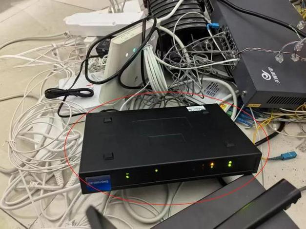 监控下面的黑色盒子叫什么图标